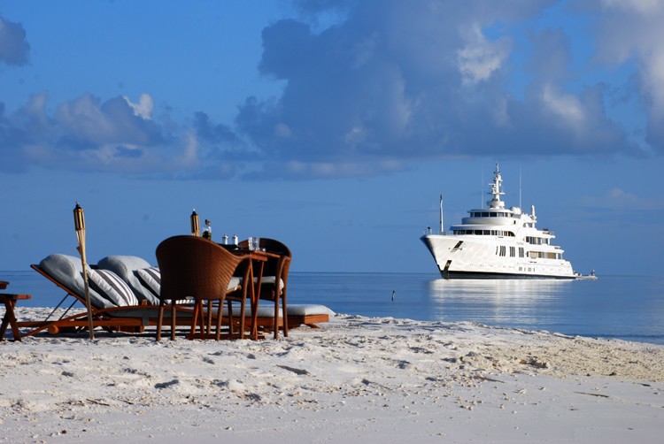 Yacht ECSTASEA, Feadship | CHARTERWORLD Luxury Superyacht Charters